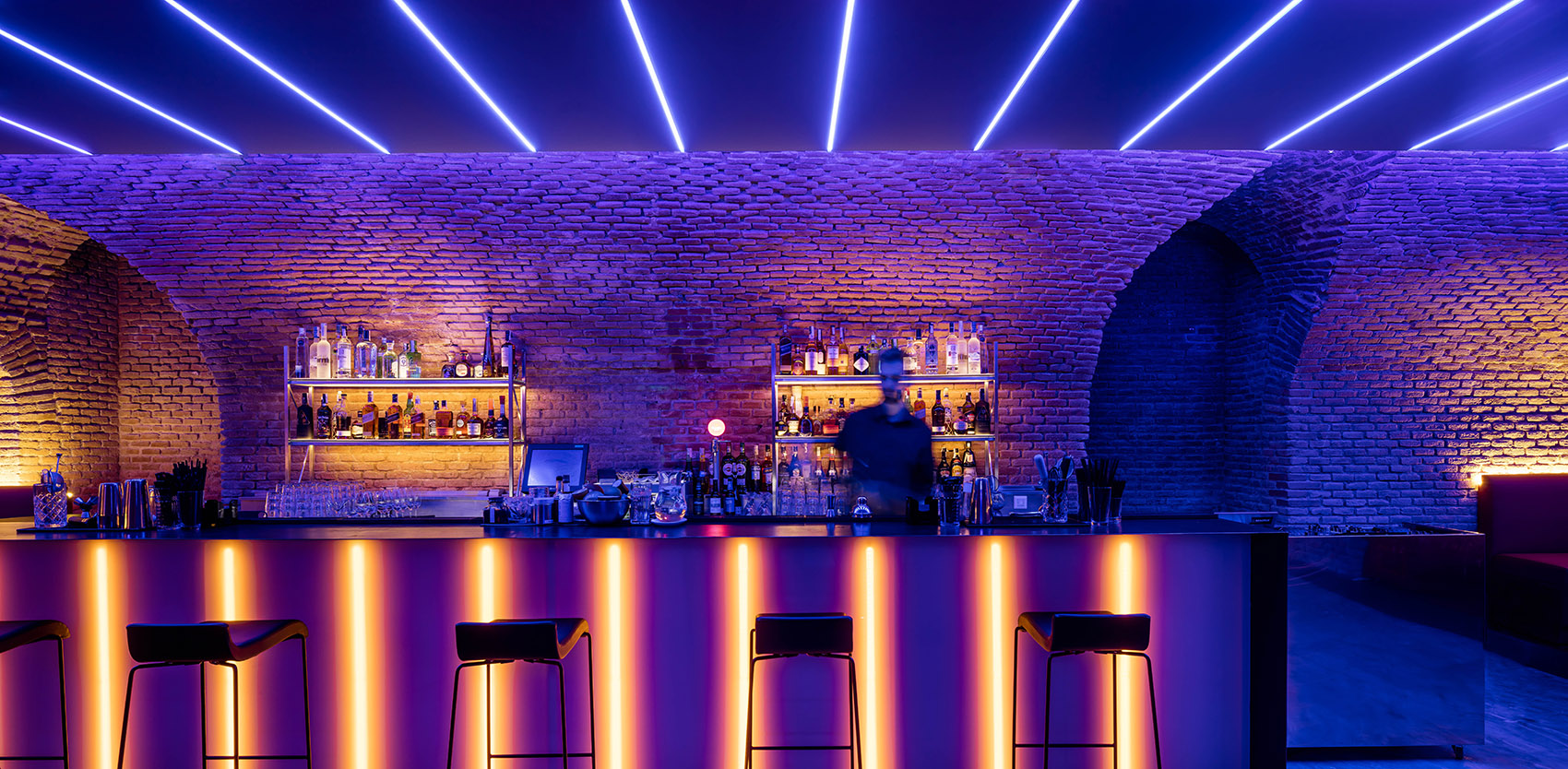 BALA PERDIDA CLUB by EL EQUIPO CREATIVO - 谷德设计网