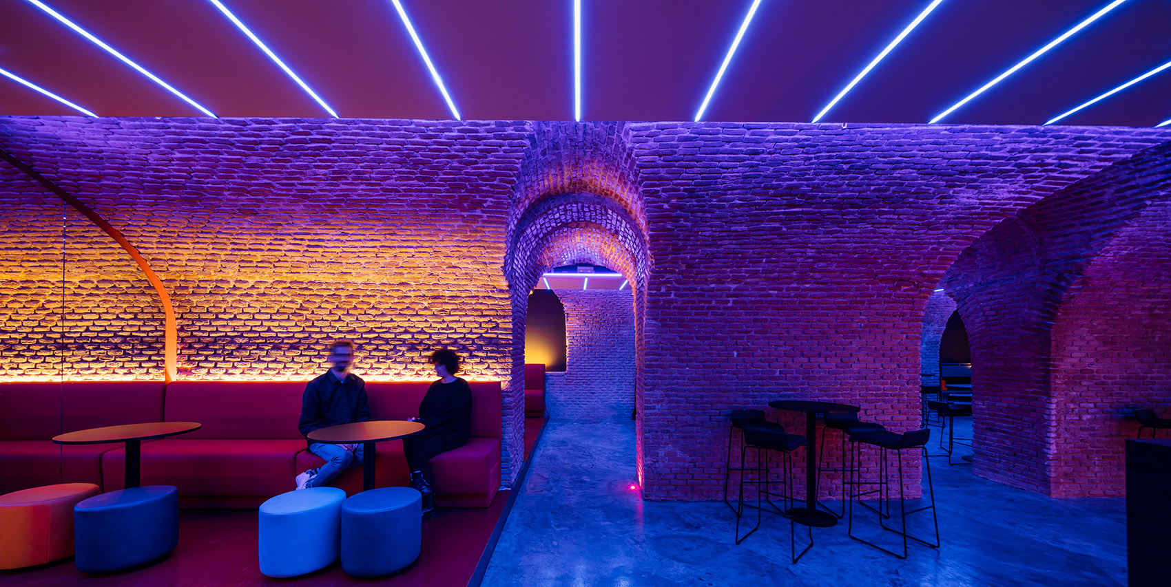 BALA PERDIDA CLUB by EL EQUIPO CREATIVO - 谷德设计网