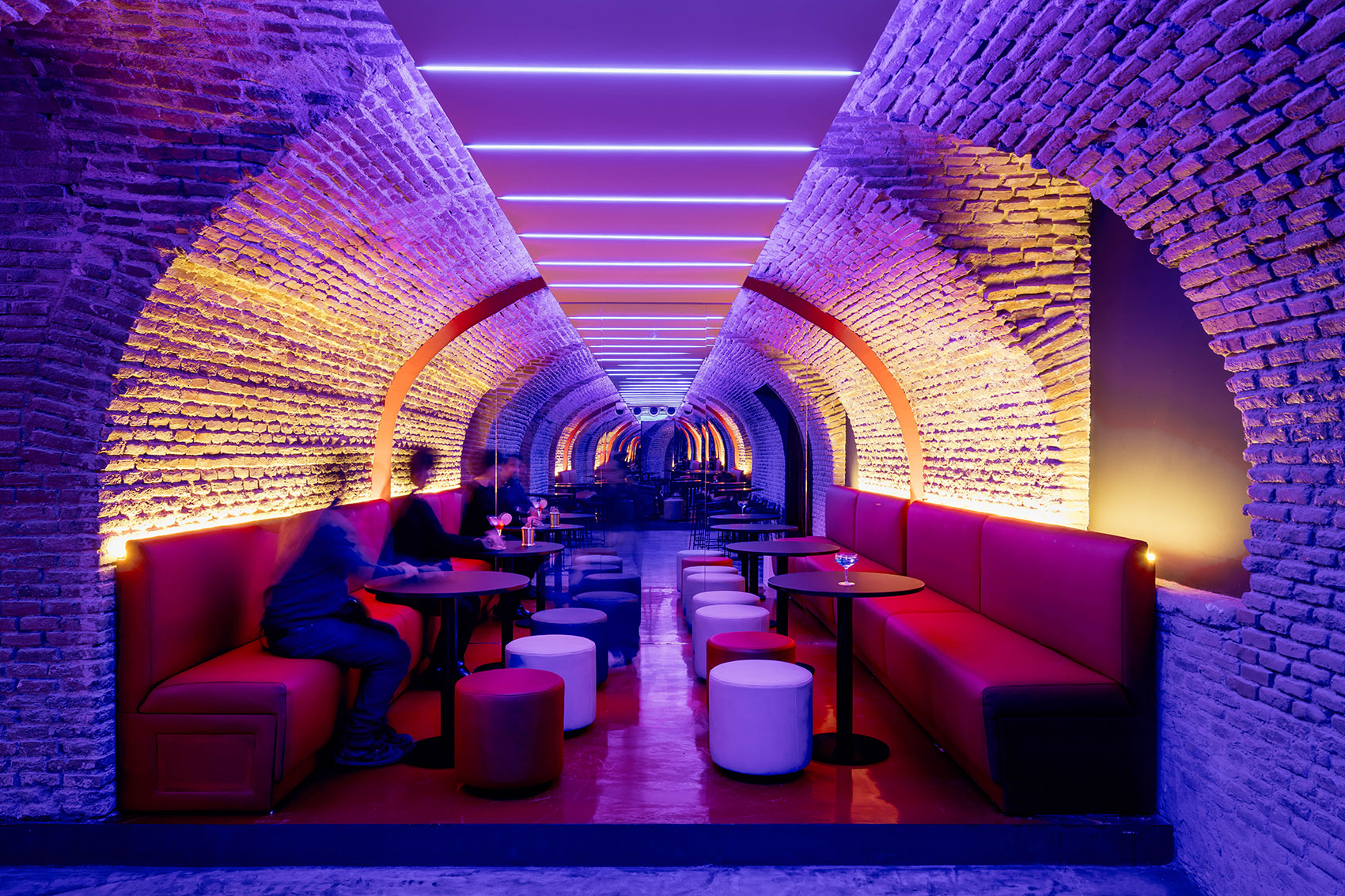 BALA PERDIDA CLUB by EL EQUIPO CREATIVO - 谷德设计网