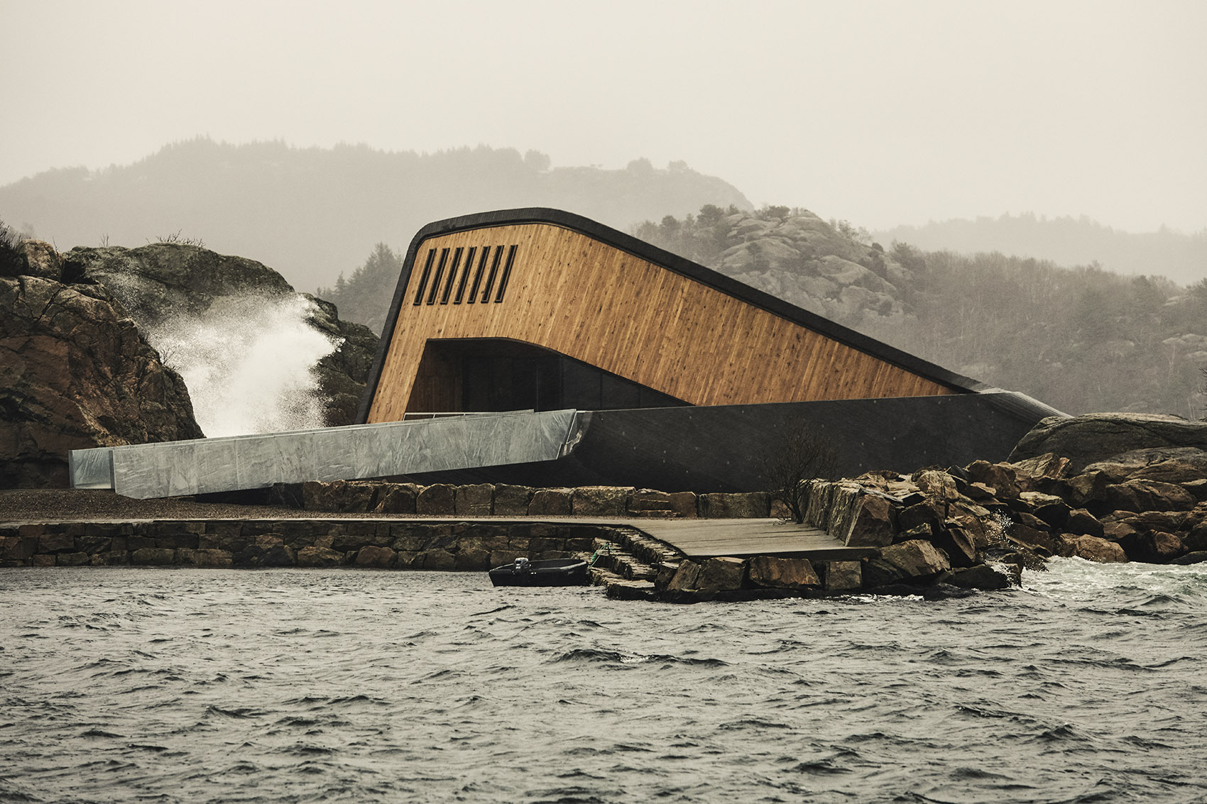 Snøhetta Completes “Under”, Europe’s First Underwater Restaurant - 谷德设计网