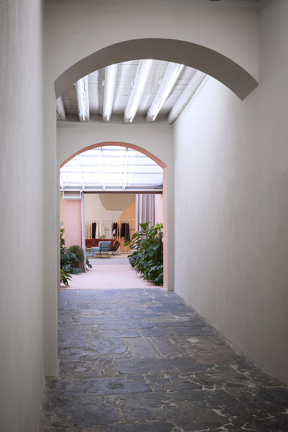 ALYSI Presents COLOUR: UNKNOWN in Collaboration with Studio Fludd - 谷德设计网