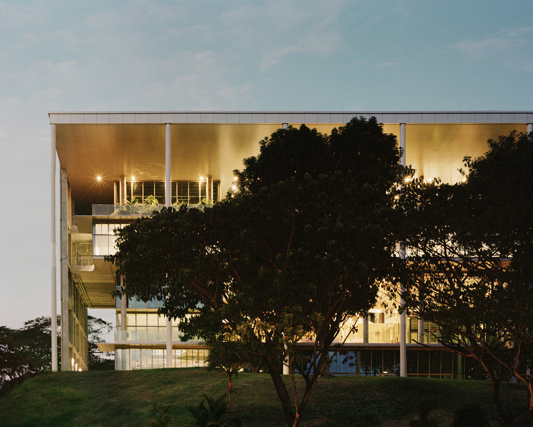 The new NUS School of Design & Environment 4 by Serie Architects ...