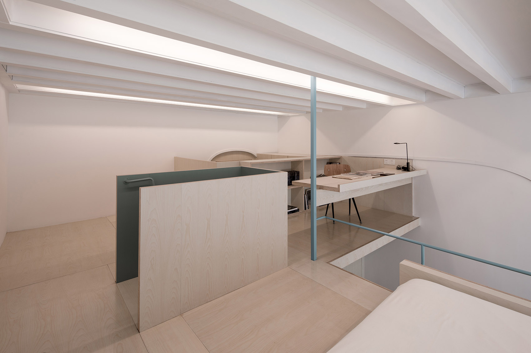 U-shape room, Shanghai, China by Atelier tao+c - 谷德设计网