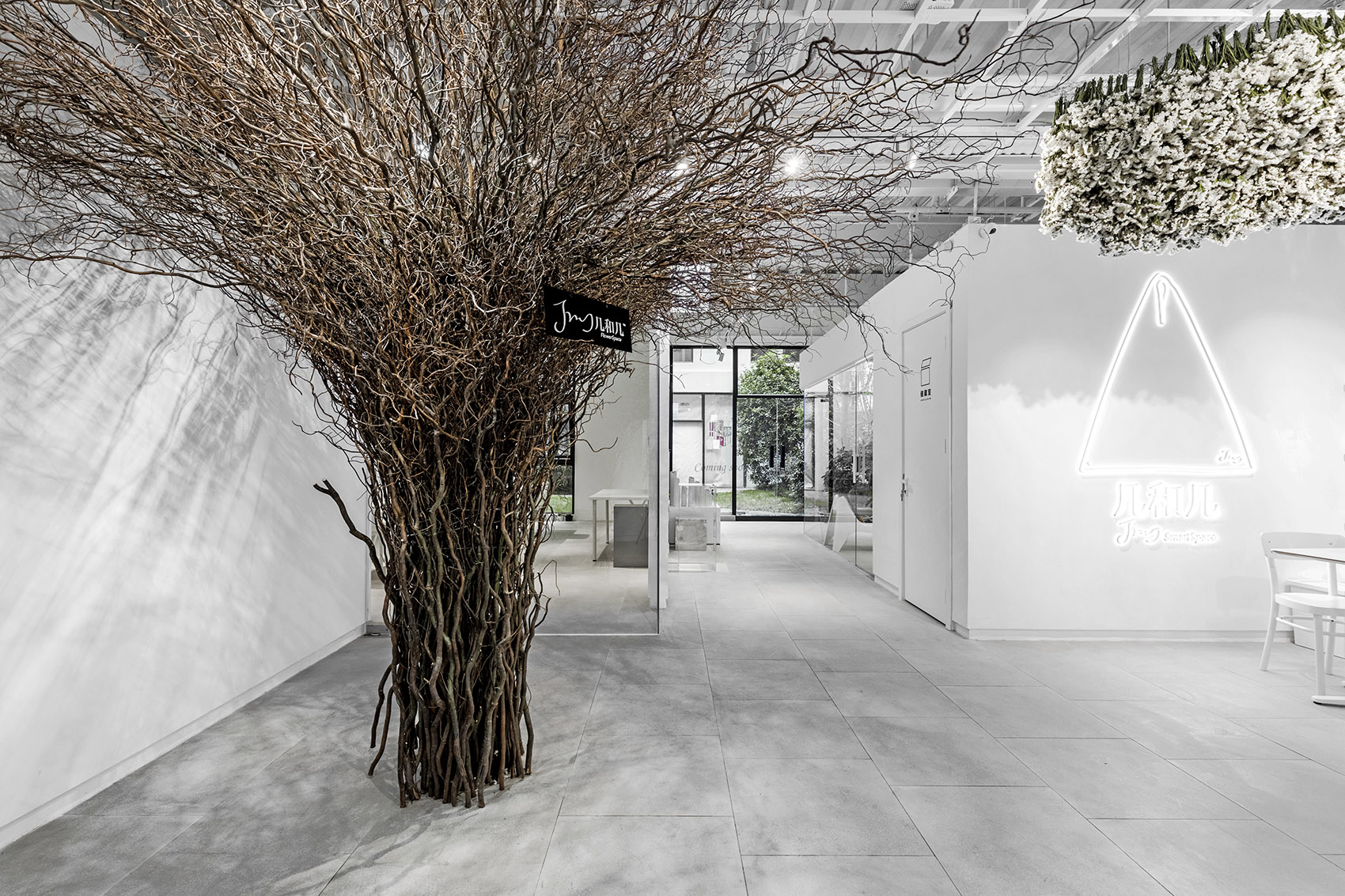 J & J Floristry Space in Chengdu, China by GE: Studio - 谷德设计网