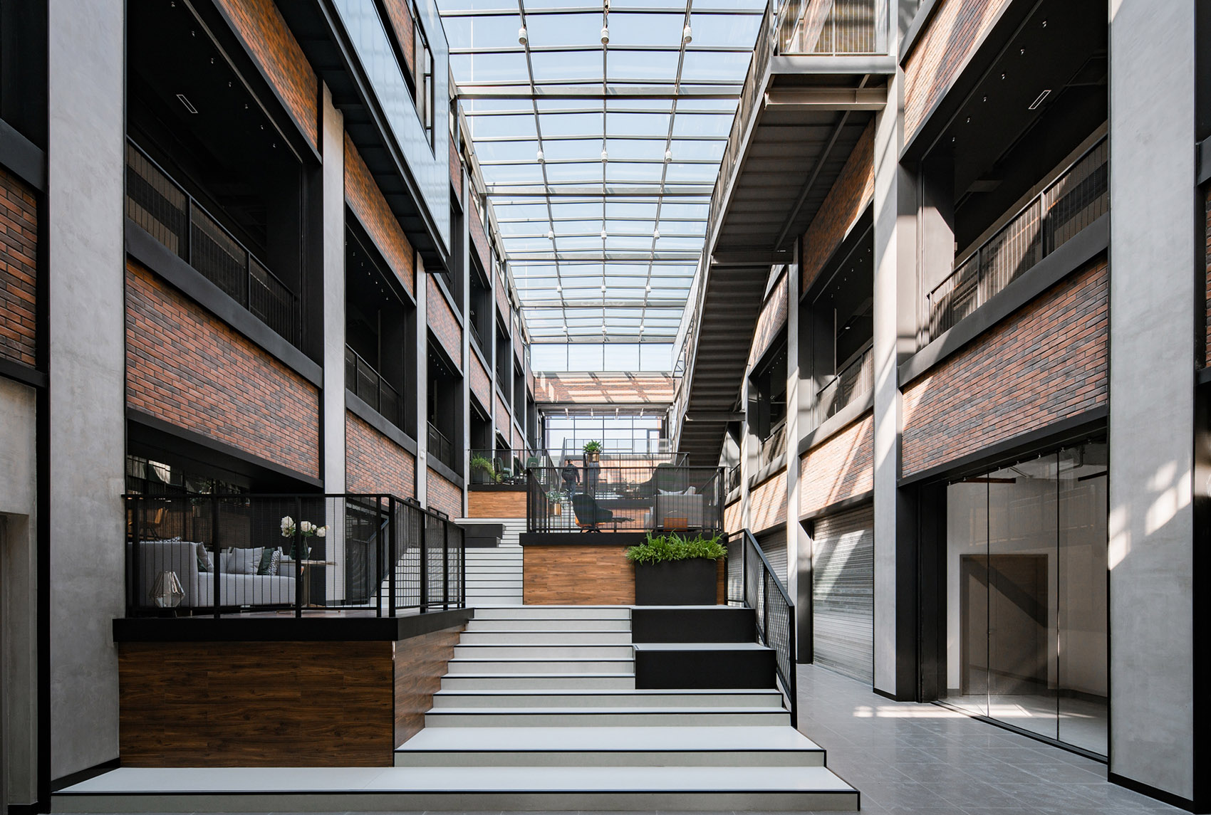 Shanghai In-Bund Office Building, China by HPP Architects - 谷德设计网