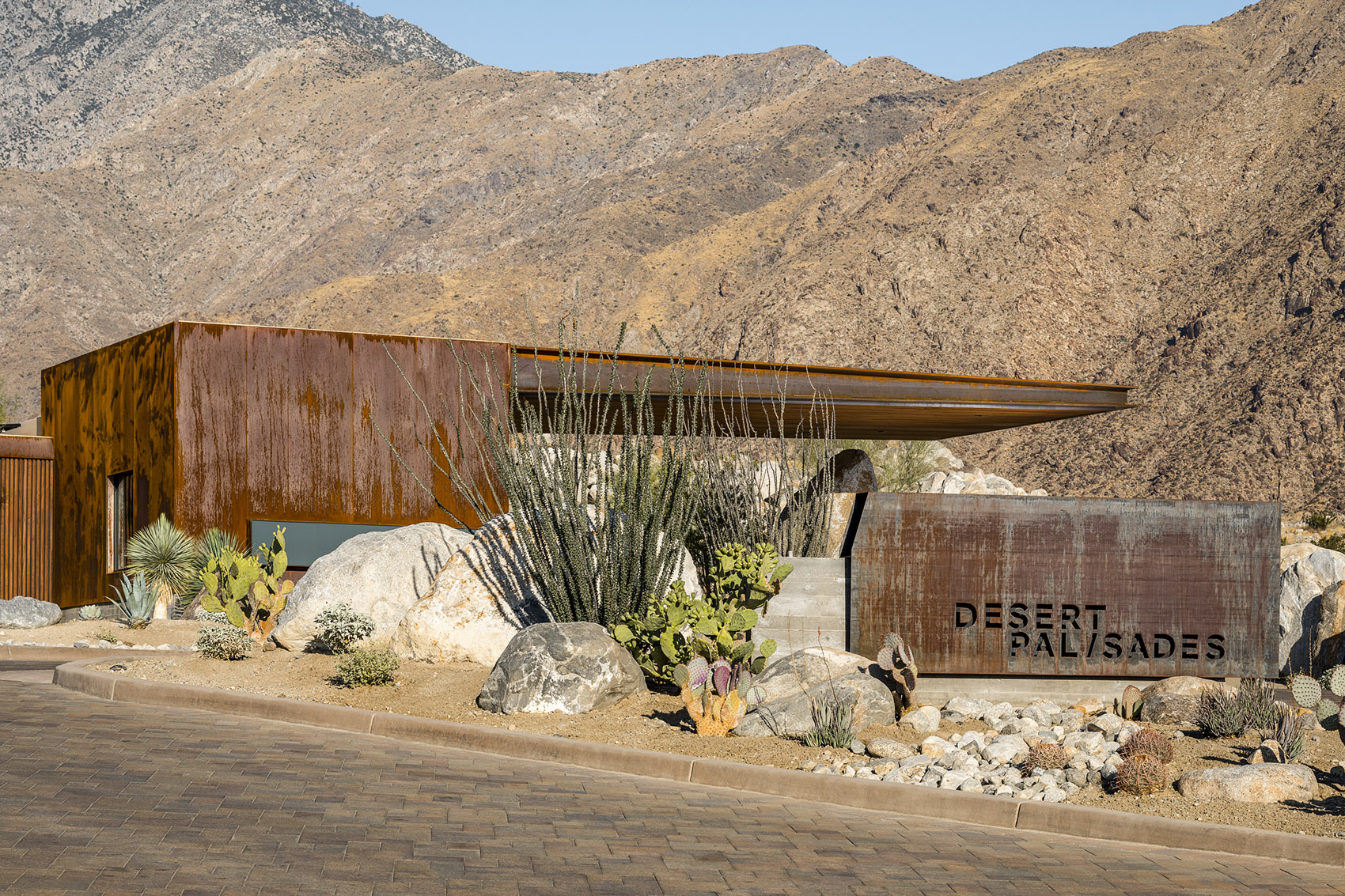 Desert Palisades Guardhouse by Studio AR&D Architects - 谷德设计网