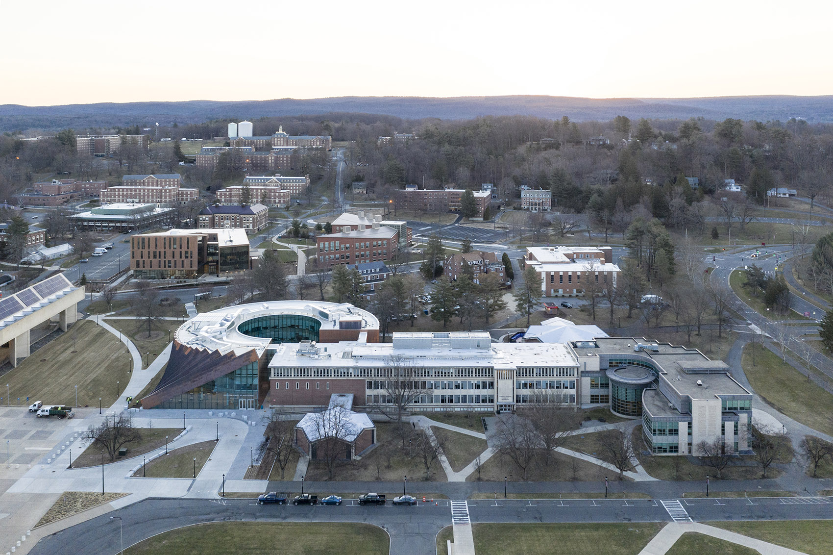 Isenberg School of Managment Business Innovation Hub by BIG - 谷德设计网