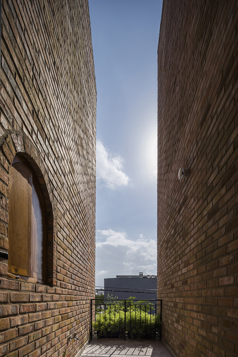 Cuckoo House by Tropical Space - 谷德设计网