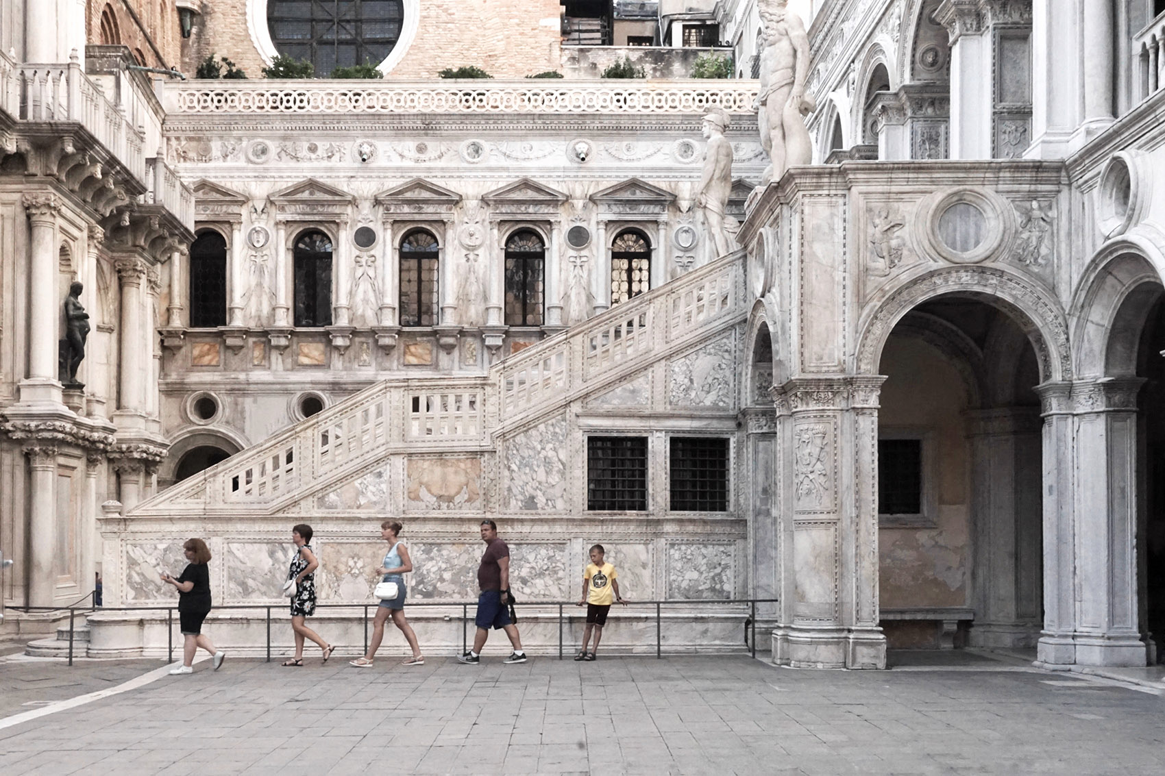 “Sense of presence” by Yuxin Wu - 谷德设计网