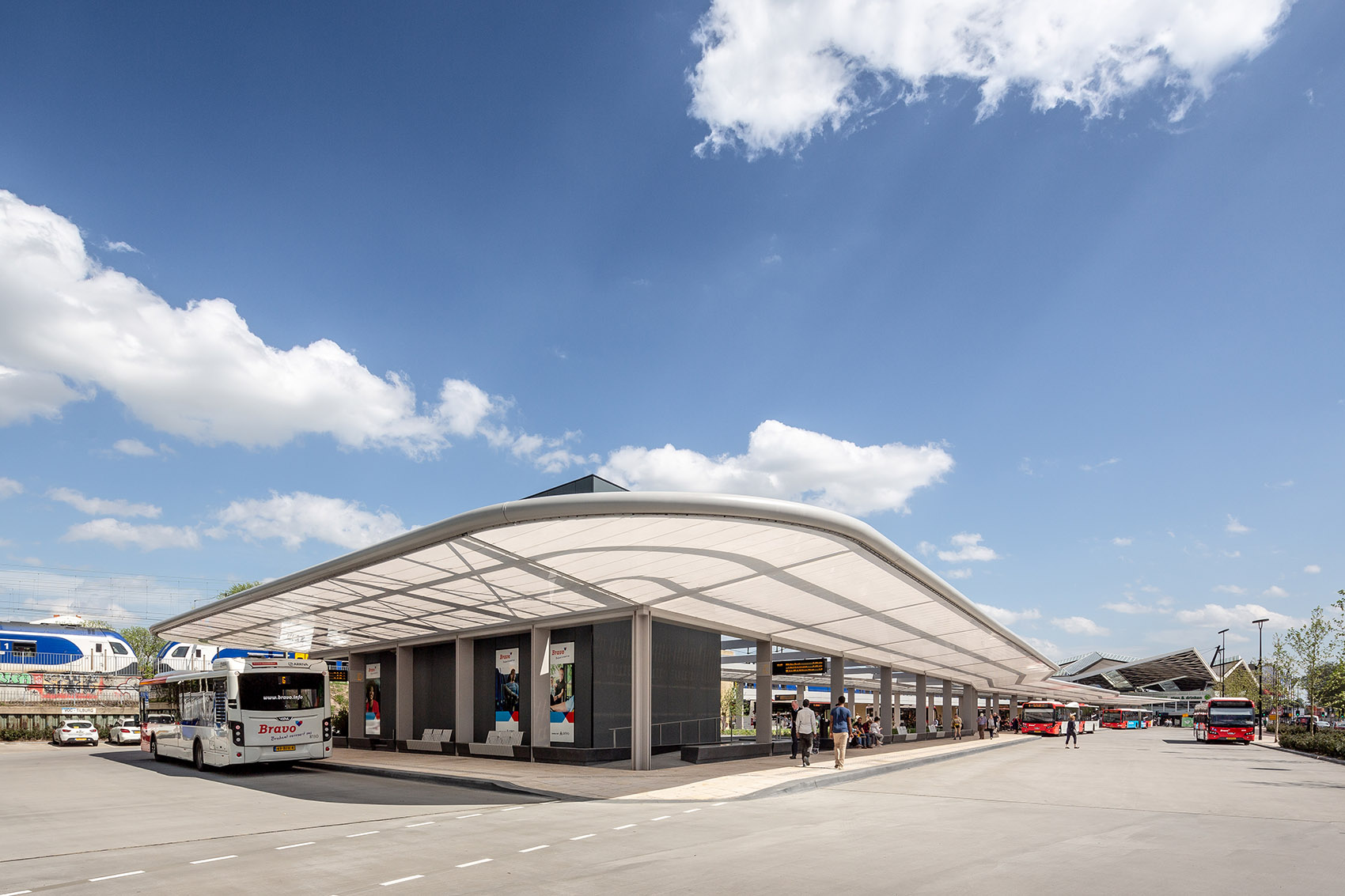 Bus station Tilburg by cepezed - 谷德设计网