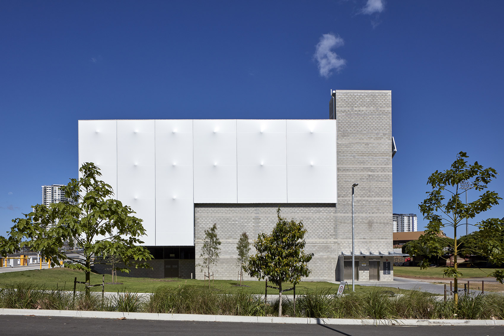 RNA Large Animal Pavilion by Shane Thompson Architects - 谷德设计网