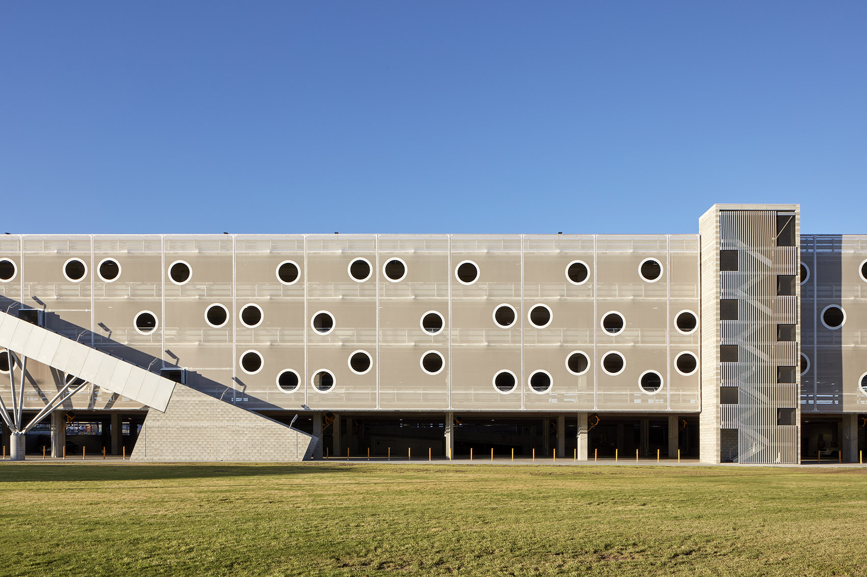 RNA Large Animal Pavilion by Shane Thompson Architects - 谷德设计网