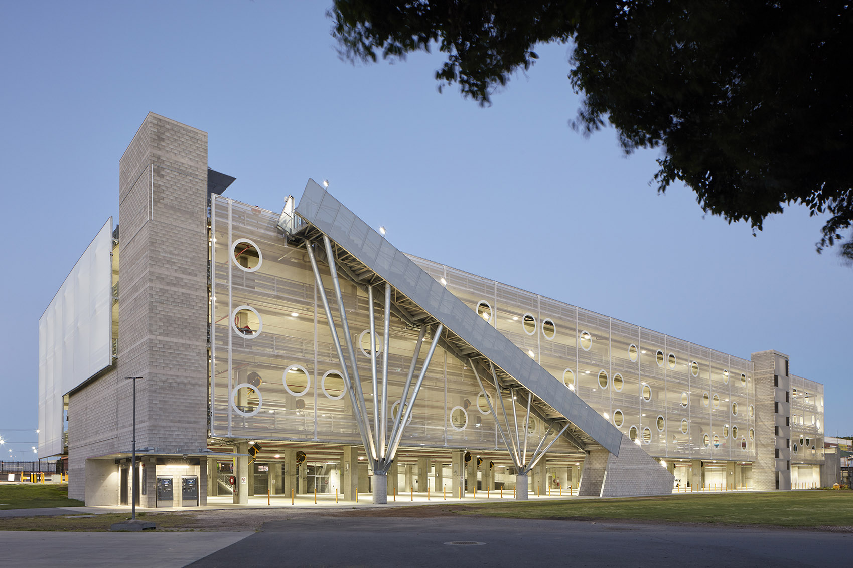RNA Large Animal Pavilion by Shane Thompson Architects - 谷德设计网