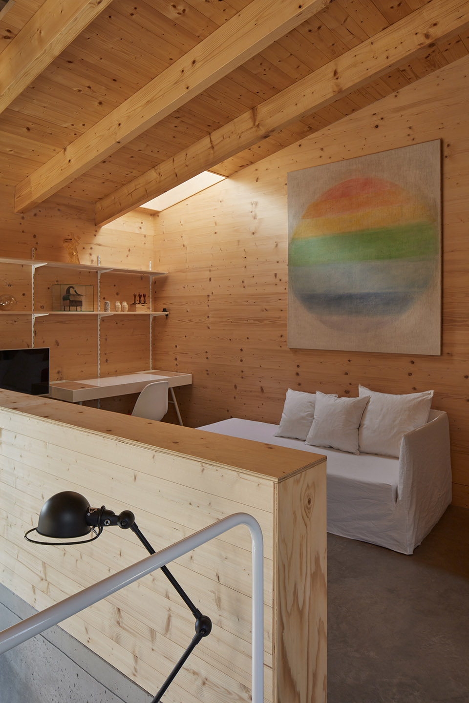 HOUSE BEHIND THE WALL by Mjölk architects - 谷德设计网