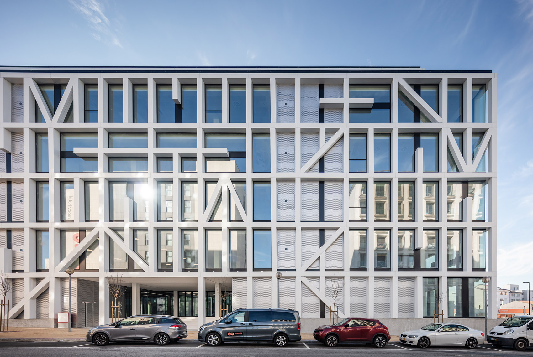 Urbo Business Centre by Nuno Capa Arquitecto - 谷德设计网