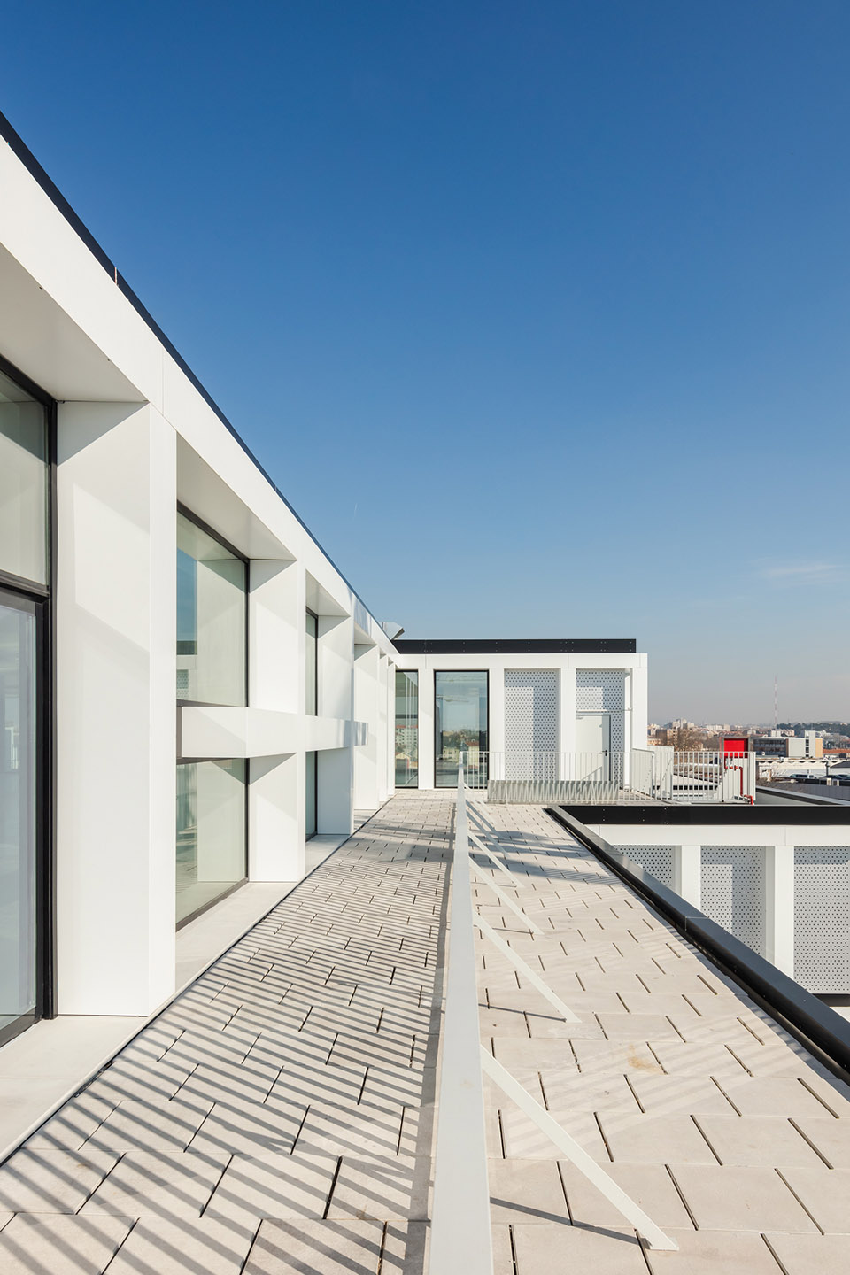 Urbo Business Centre by Nuno Capa Arquitecto - 谷德设计网