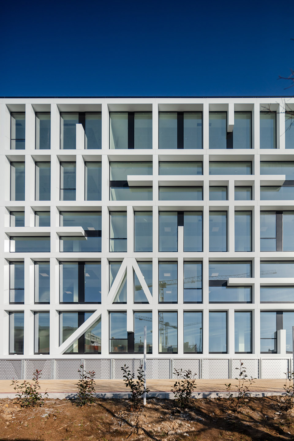 Urbo Business Centre by Nuno Capa Arquitecto - 谷德设计网