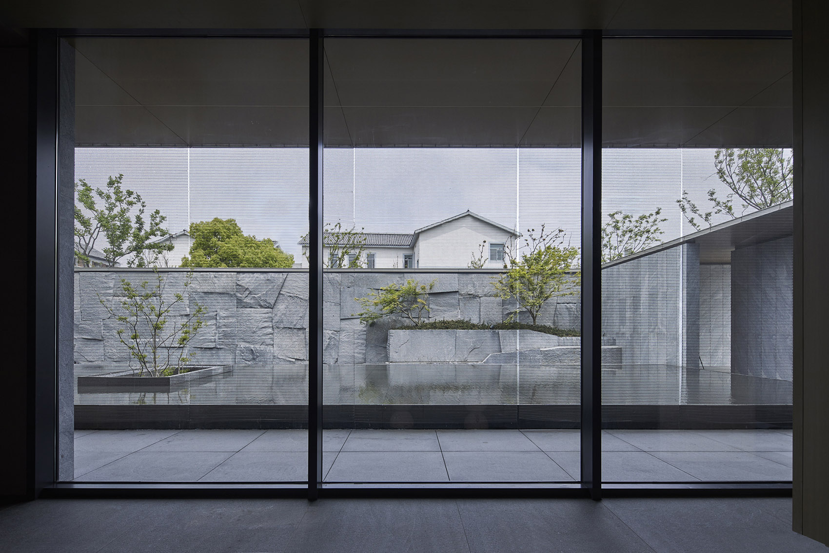 Courtyard of Suzhou Stream Villa, China by Change Studio - 谷德设计网