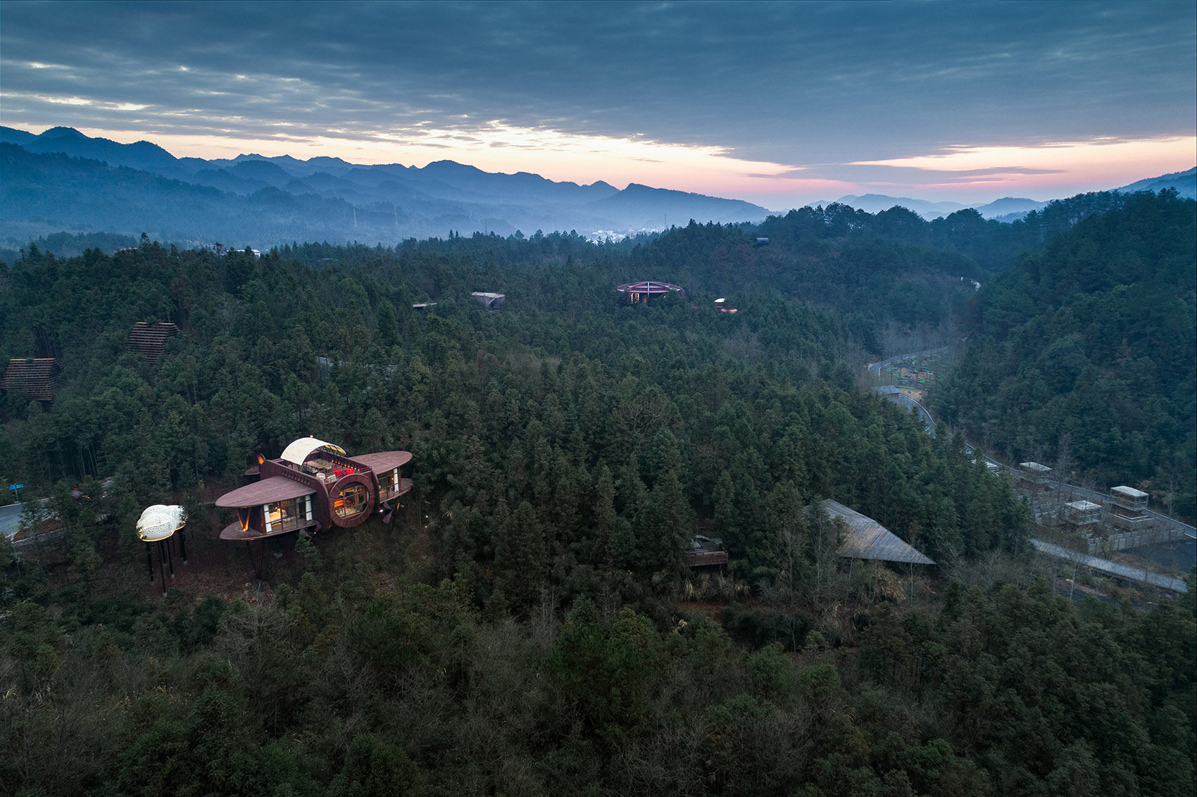 Qiyun Mountain Tree House, China by WISTO DESIGN + Shanghai Atelier ...