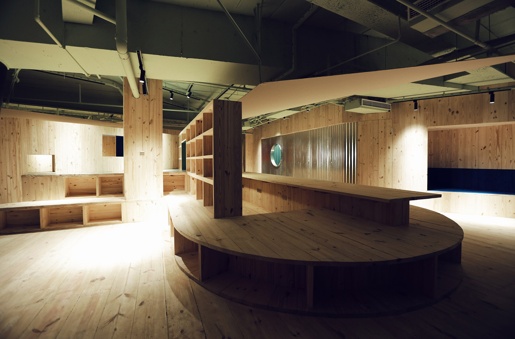 PP Planet Cafe in Xiamen, China by Robot 3 Studio - 谷德设计网