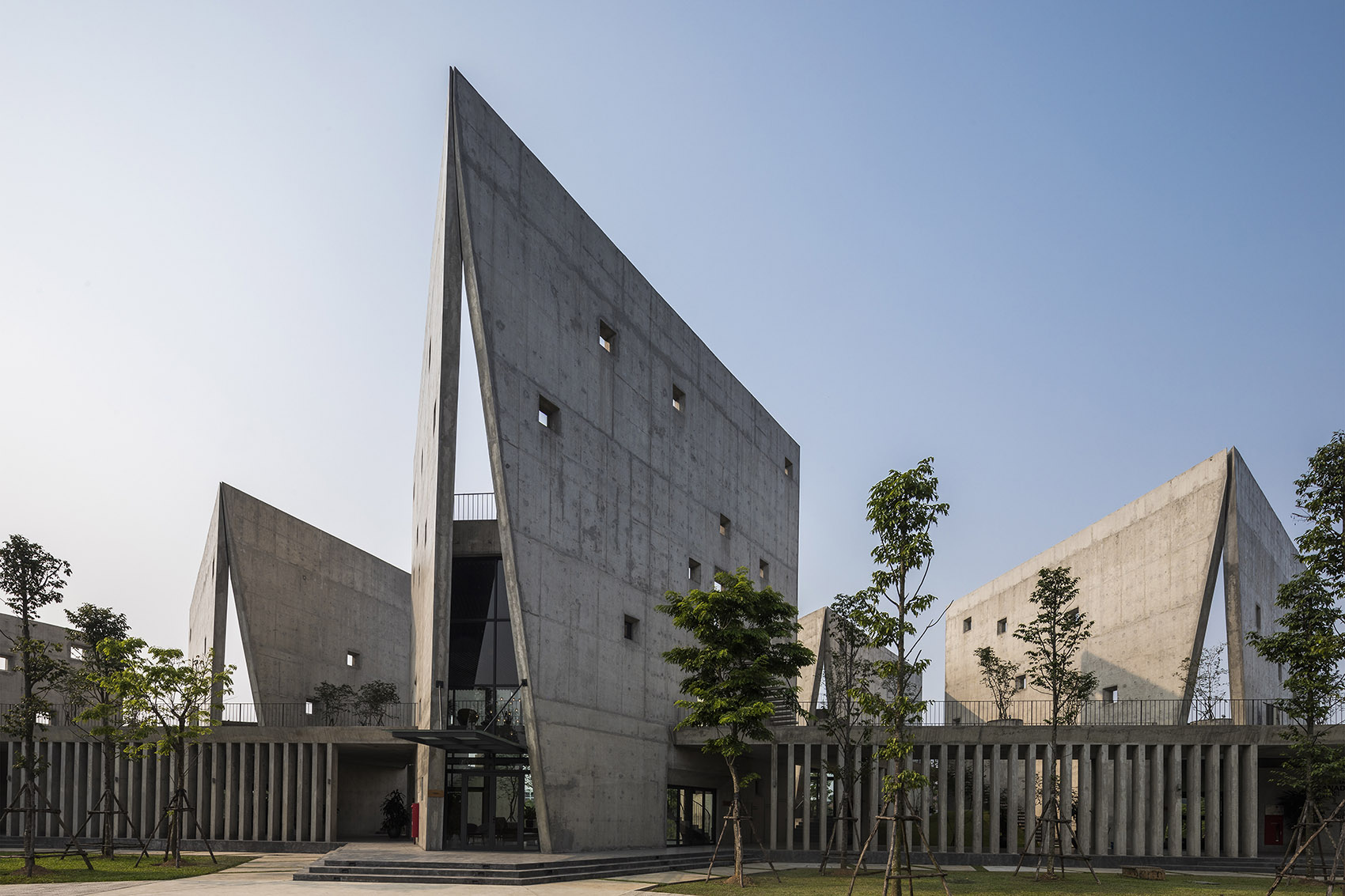 Viettel Offsite Studio by VTN Architects (Vo Trong Nghia Architects ...