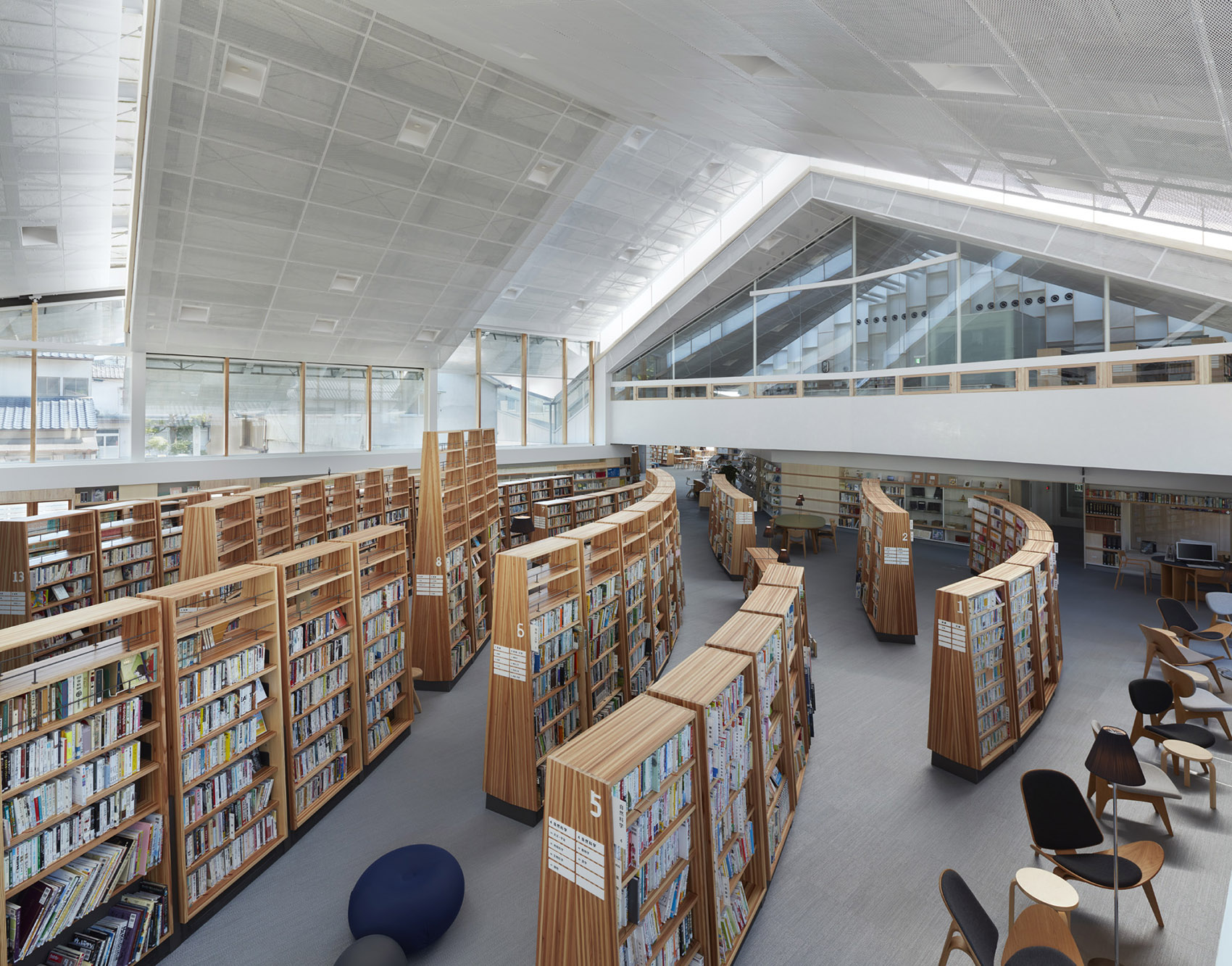 Taketa Municipal Library by Takao Shiotsuka Atelier - 谷德设计网