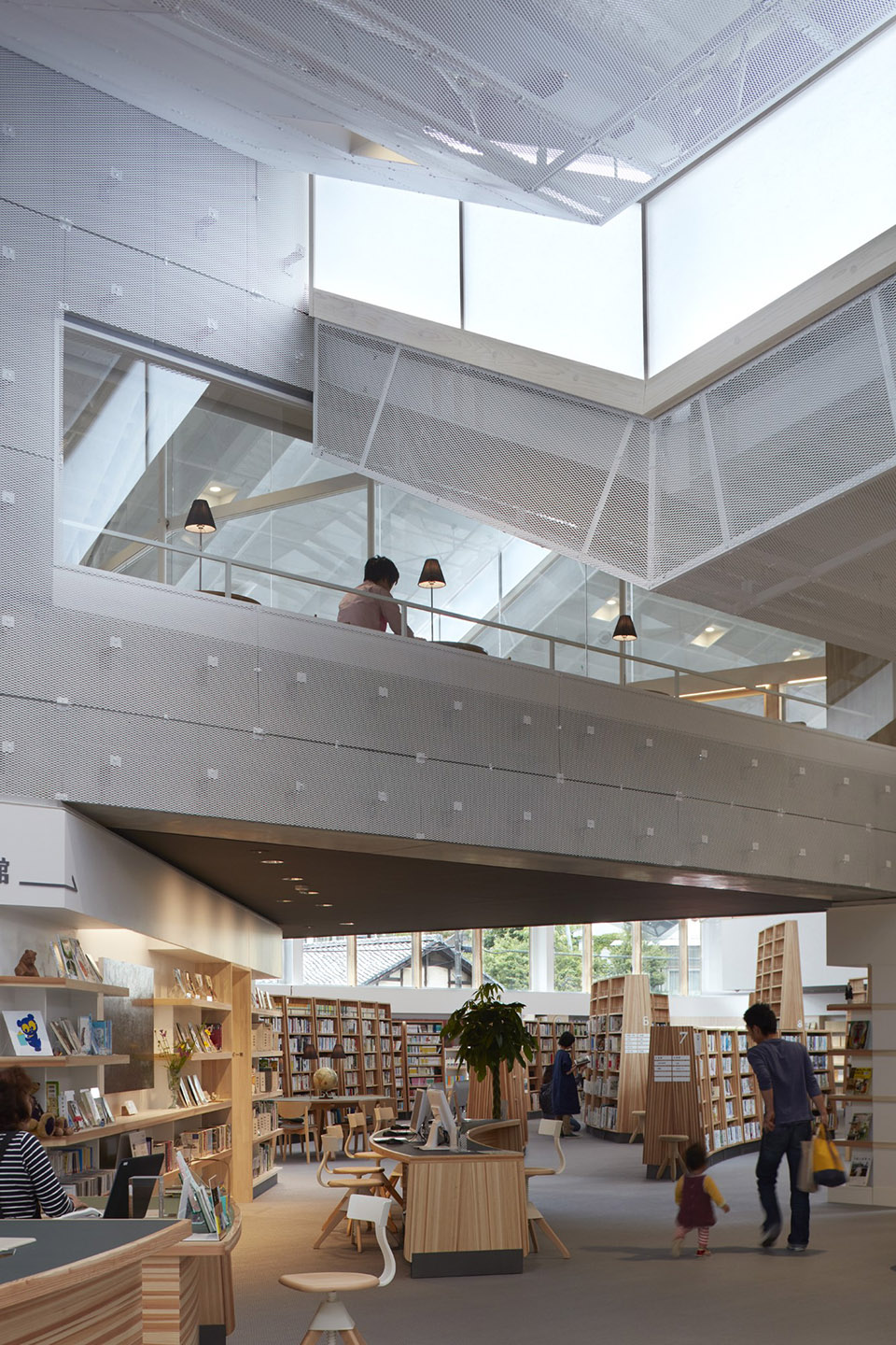 Taketa Municipal Library by Takao Shiotsuka Atelier - 谷德设计网