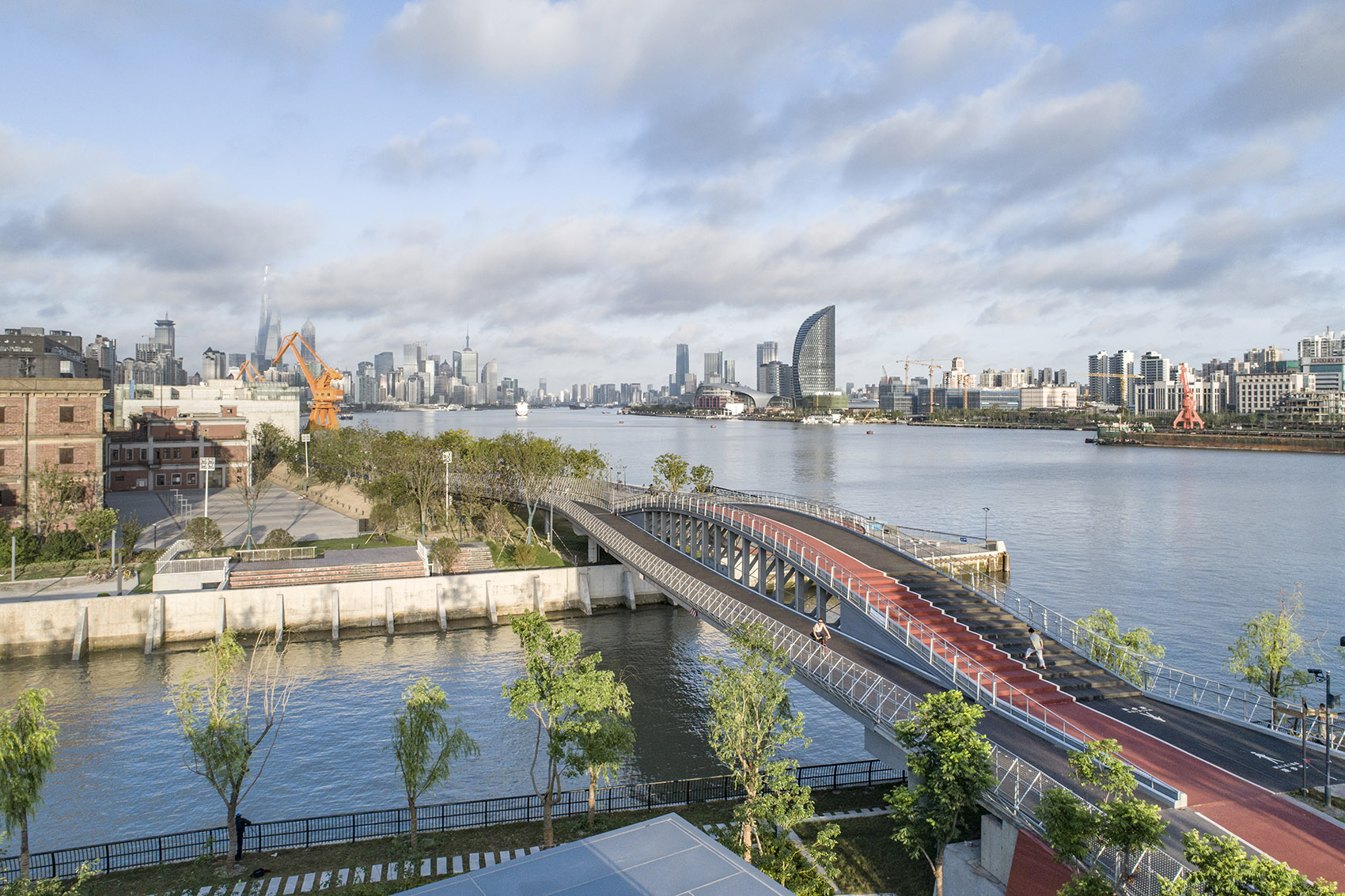 Yangjing Canal Pedestrian Bridge, China by Atelier Liu Yuyang ...