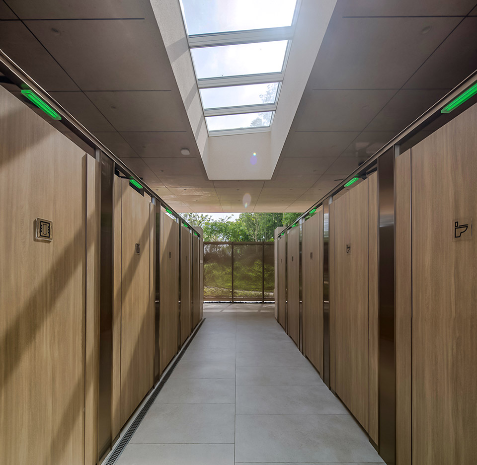 “Bei shan qi yuan”- LianHua Peak Public Restroom, China by Shenzhen ...