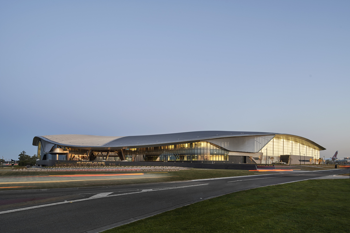 Melbourne Jet Base by Cox Architecture - 谷德设计网