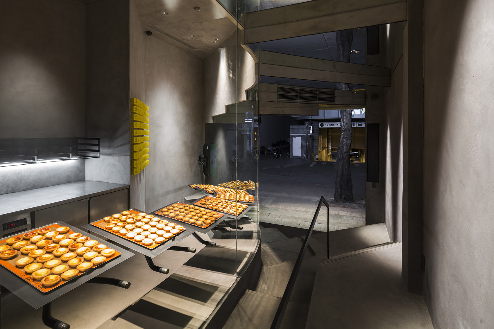 Fleshly Baked Cheese Tart Shop 「BAKE CHEESE TART」 by 07BEACH - 谷德设计网