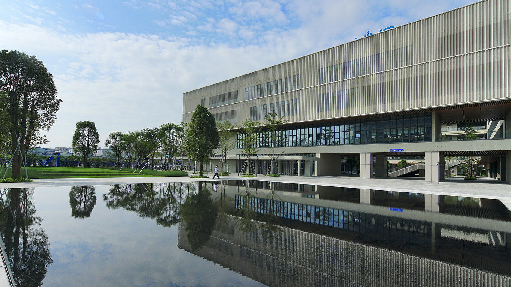 The New Headquarter Of Vivo in Dongguan, China by China Architecture ...