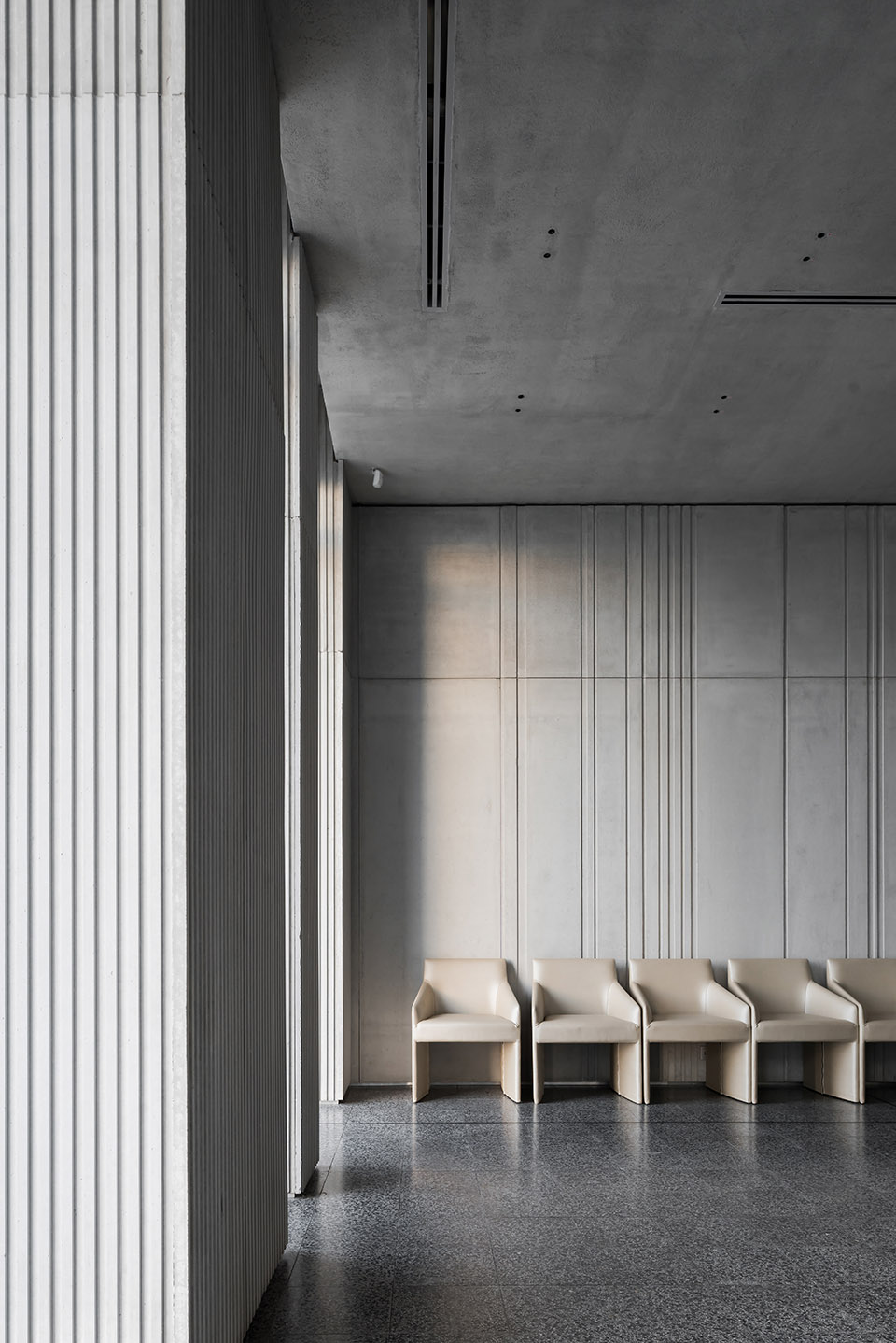 Platov Airport VIP Terminal by Nefa Architects - 谷德设计网