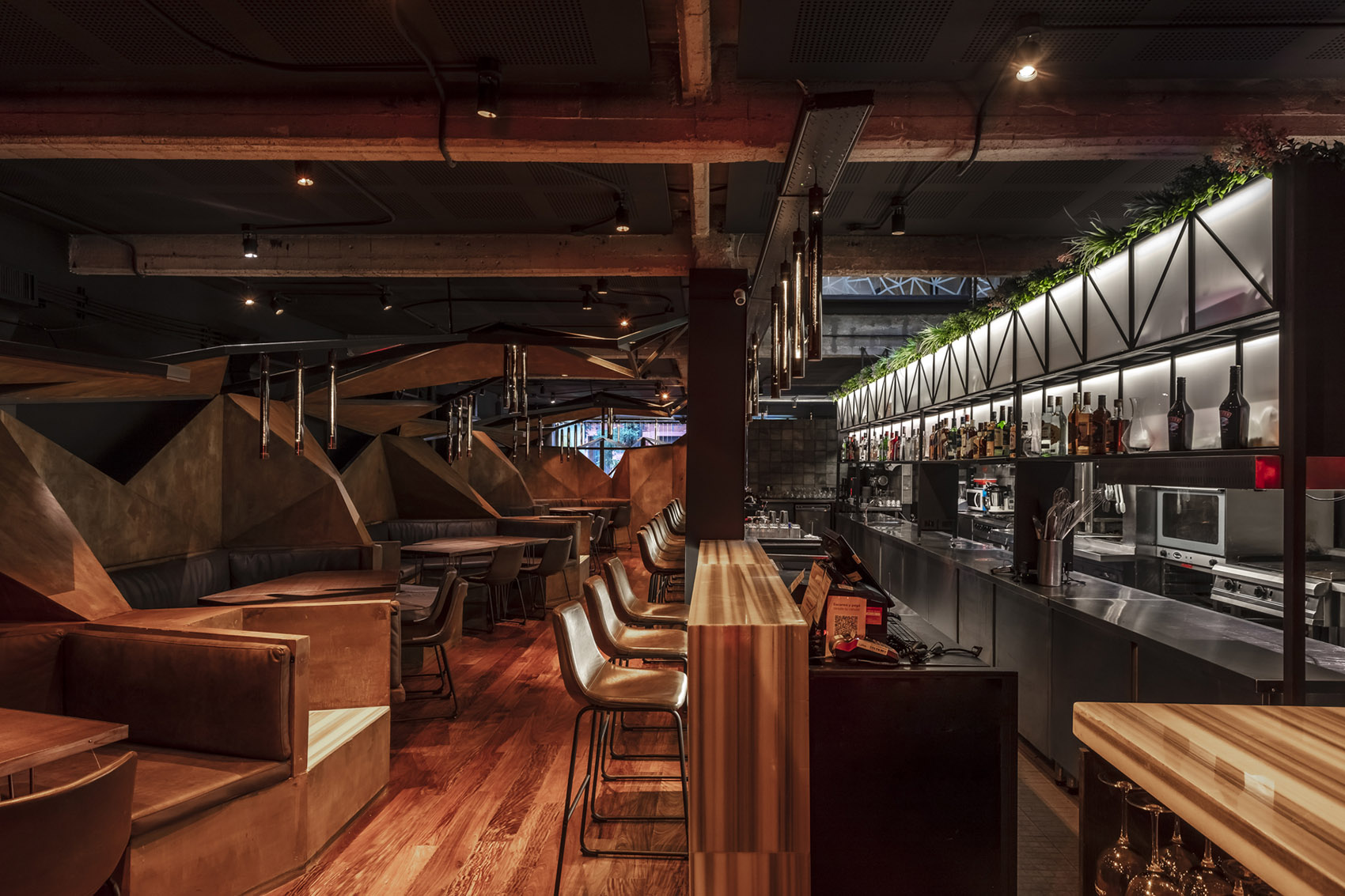 Mamba Bar by Hitzig Militello Architects - 谷德设计网