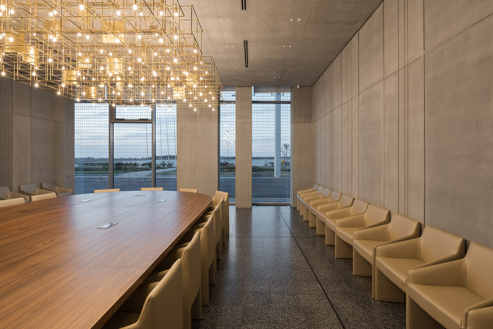 Platov Airport VIP Terminal by Nefa Architects - 谷德设计网