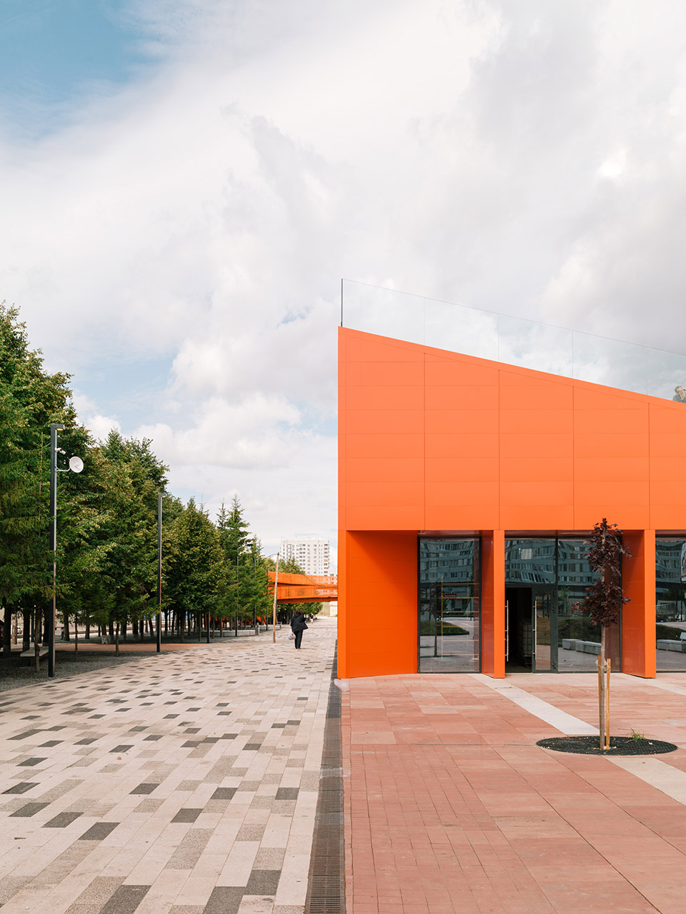Azatlyk – Central Square of Naberezhnye Chelny by DROM + Strelka KB - 谷德设计网