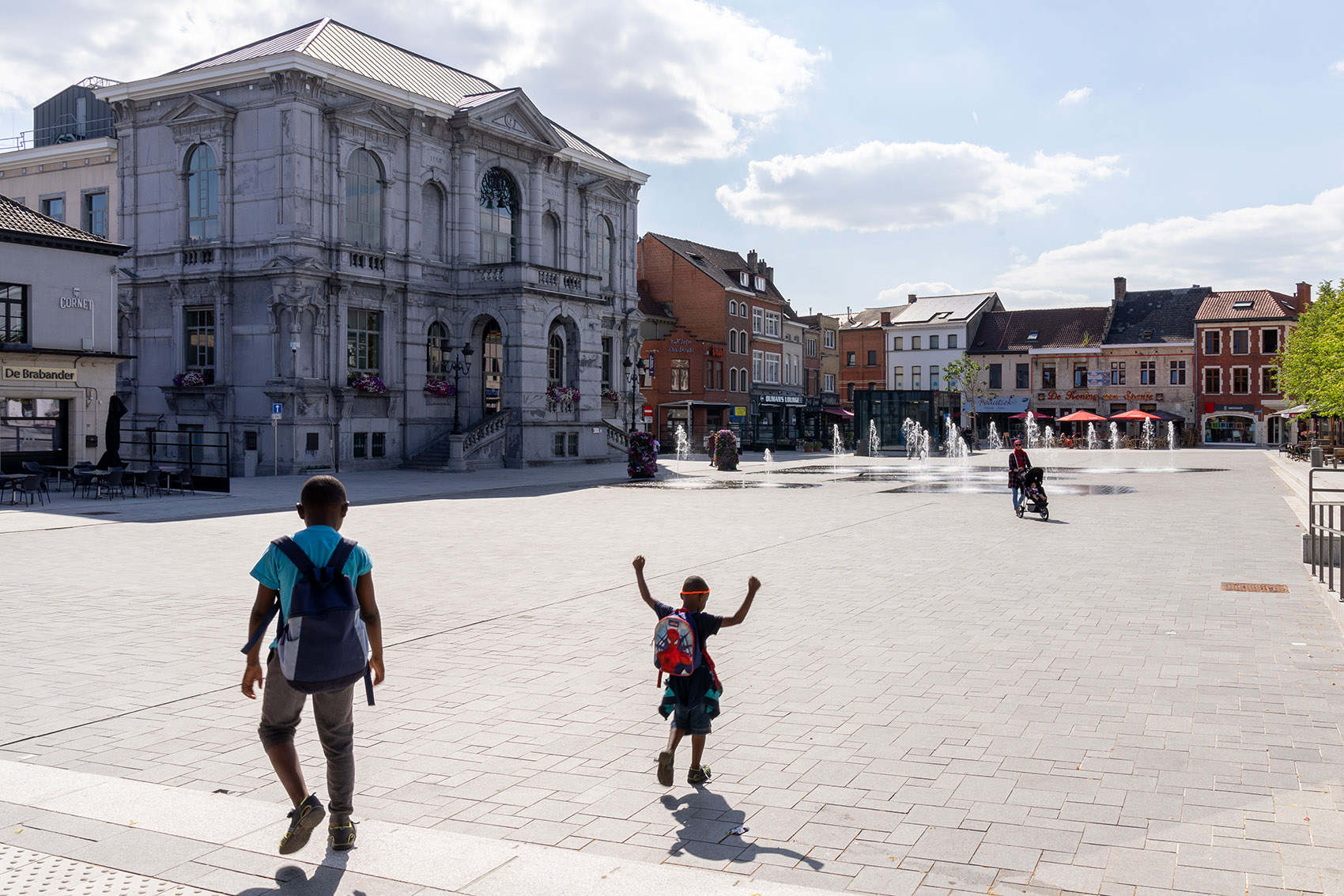 Grote Markt Vilvoorde by OMGEVING - 谷德设计网