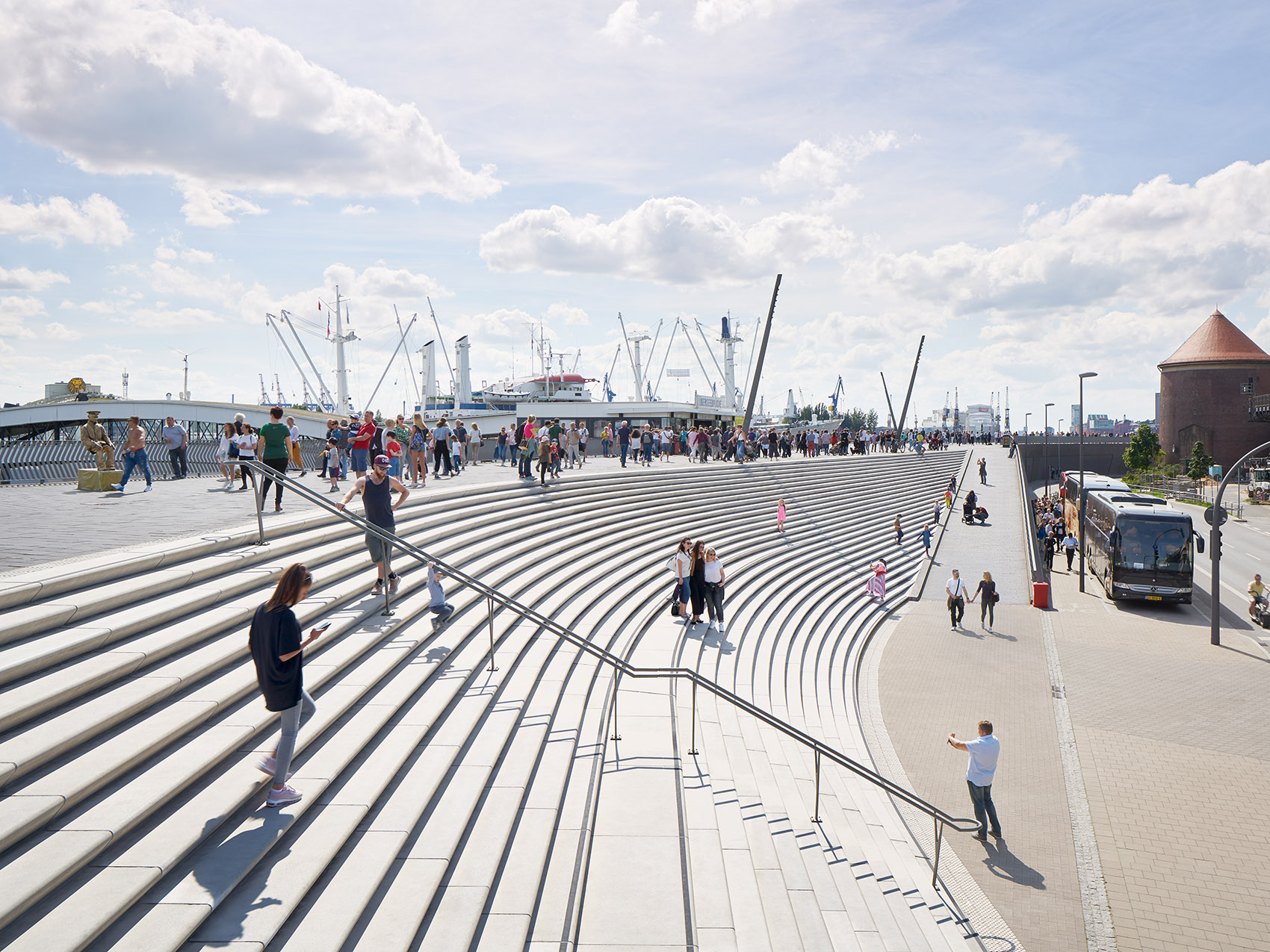 Hamburg River Promenade by Zaha Hadid Architects - 谷德设计网