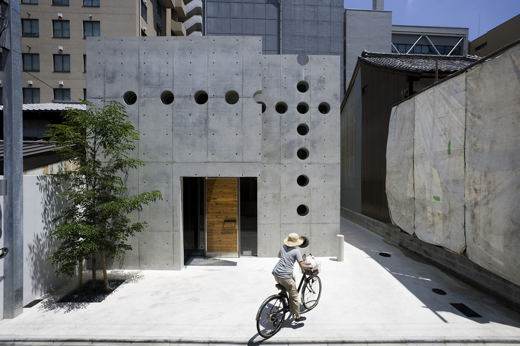 MON Factory/House by EASTERN design office + HOJO STRUCTURE RESEARCH ...