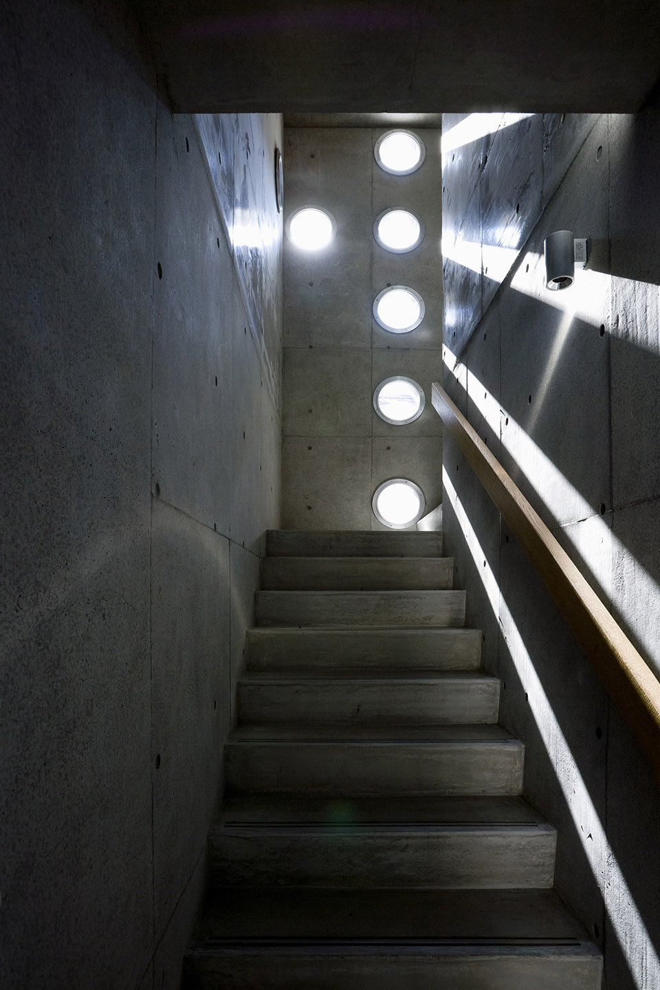 MON Factory/House by EASTERN design office + HOJO STRUCTURE RESEARCH ...