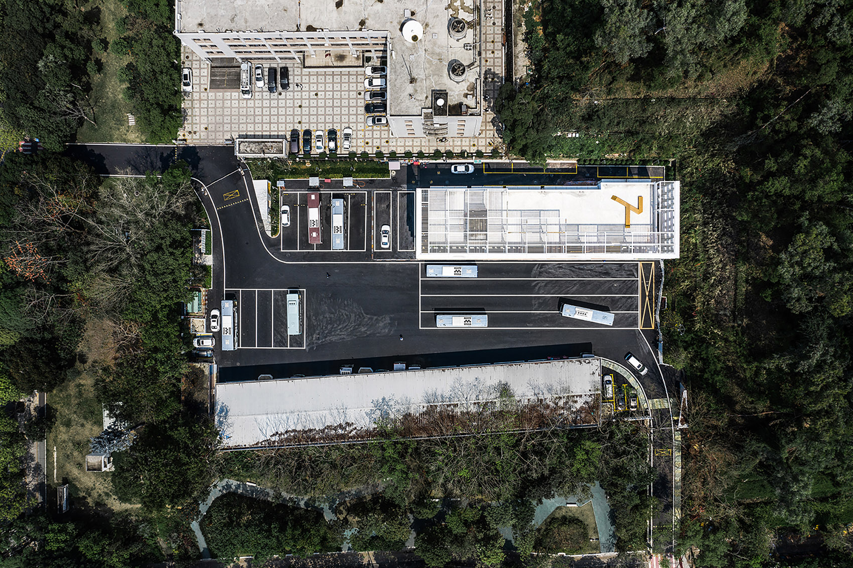 The Renovation of Lianhua Mountain Bus Terminal, China by Mozhao Studio ...