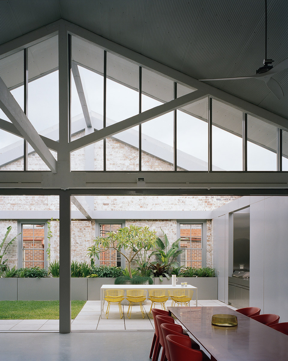 Redfern Warehouse, Sydney by ian moore architects - 谷德设计网