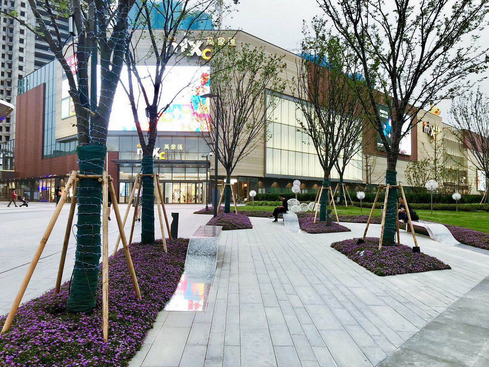 Suzhou Wujiang Mix City, China by Metrostudio - 谷德设计网