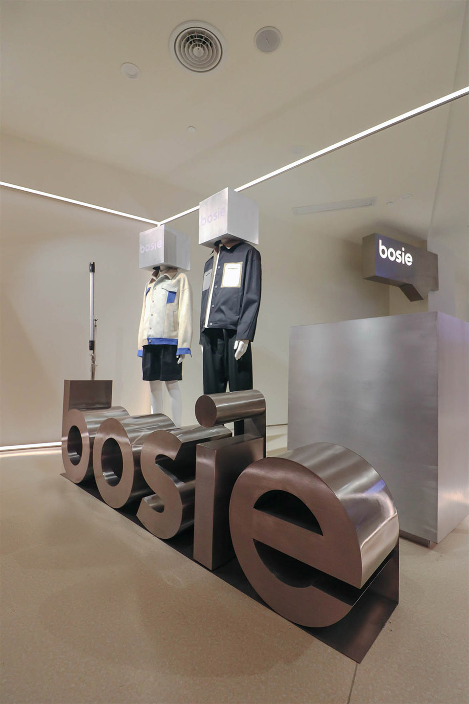 bosie fashion store, China by Xuesong Ma - 谷德设计网