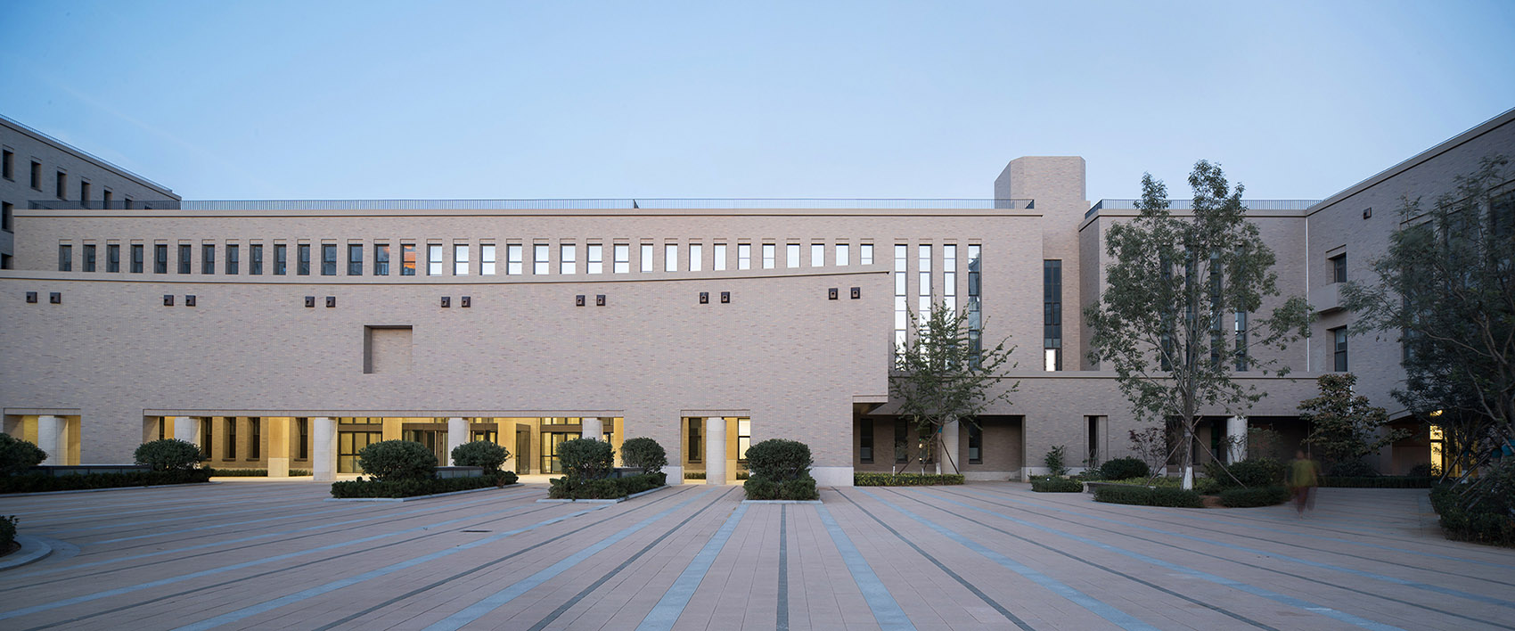 Building of the Faculty of Management and Economics of Dalian ...