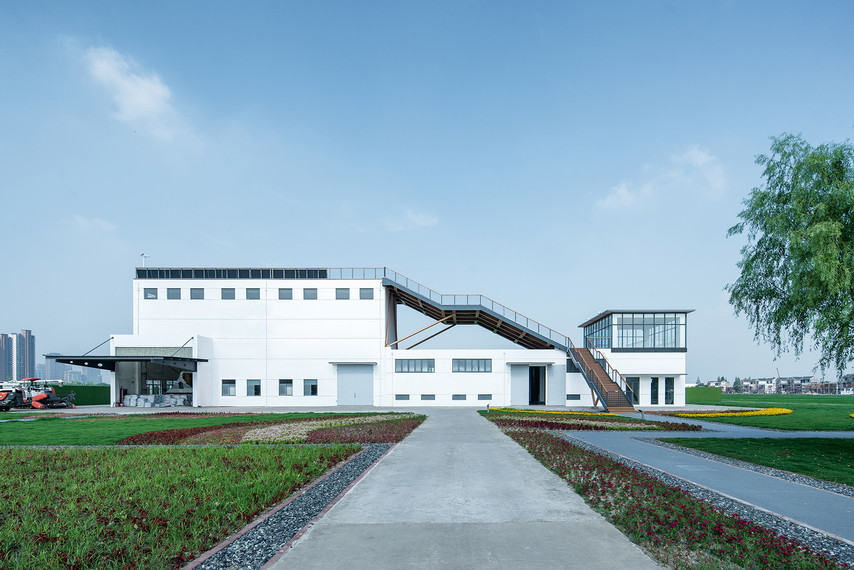 Renovation of Xiangyang Village Rice Drying Factory, China by Formal ...