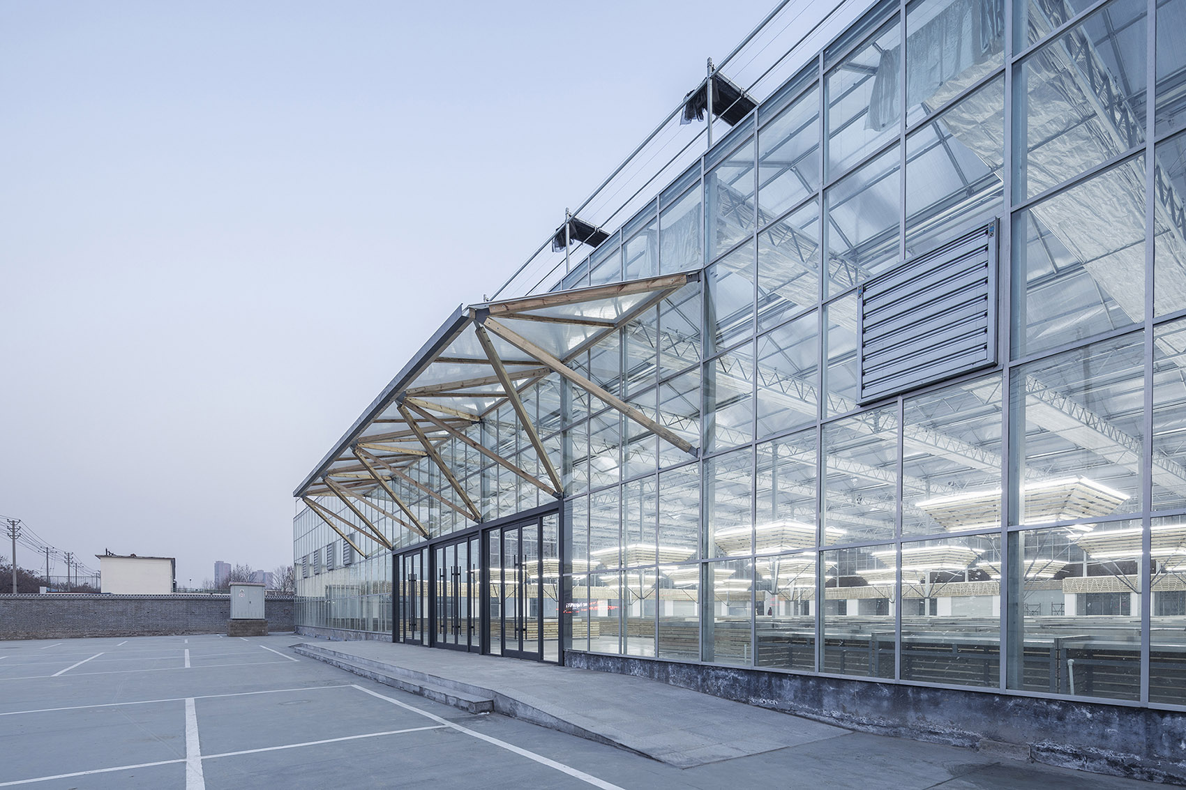 Temporary Site of Shengli Market, China by LUO studio - 谷德设计网