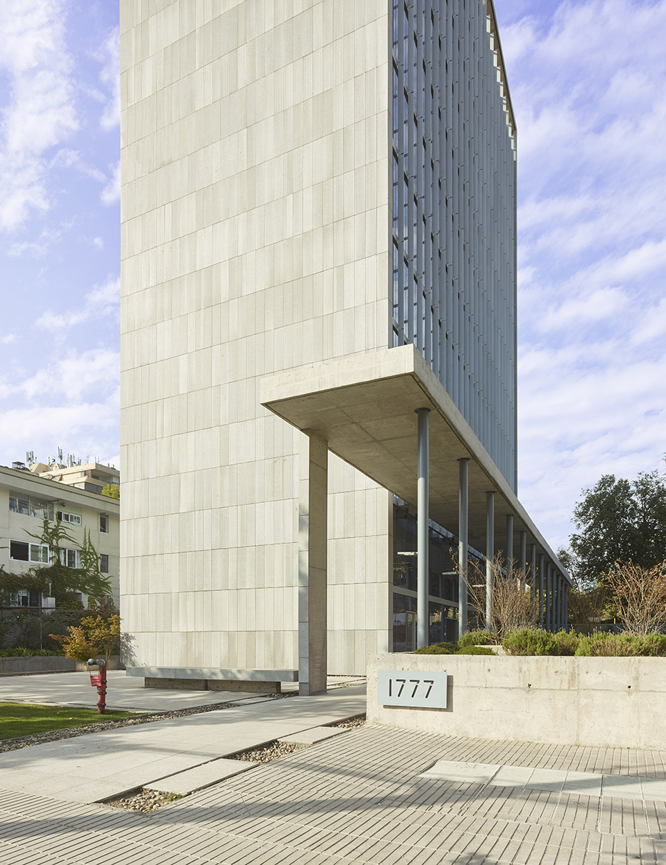 Edificio Vespucio 1777 by +arquitectos - 谷德设计网