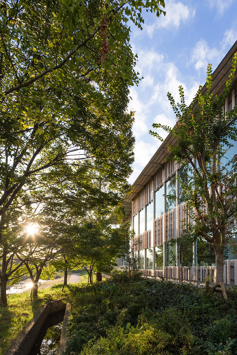 Moriyama City Library by Kengo Kuma and Associates - 谷德设计网