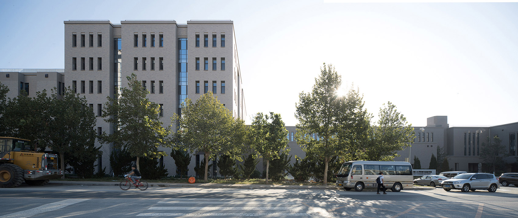 Building of the Faculty of Management and Economics of Dalian ...